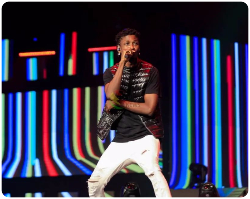 WATCH: Rapper Tinny Shakes The Stage At Ghana Football Awards 2022 (VIDEO)