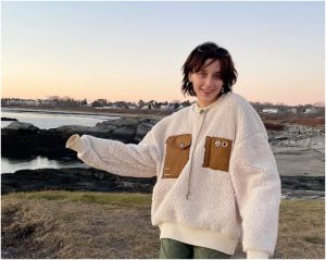 Emma Chamberlain Bio, Age, Net Worth, Husband, Children, Parents, Siblings