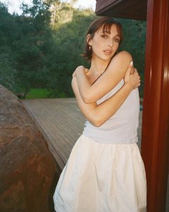 Emma Chamberlain Bio, Age, Net Worth, Husband, Children, Parents, Siblings