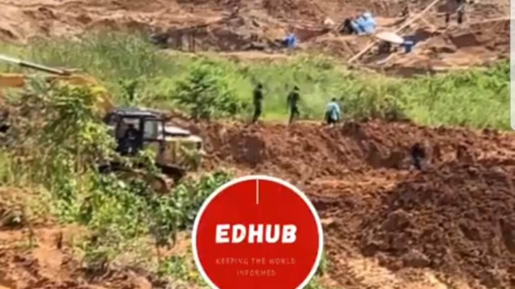 Two Military Officers Caught On Camera Receiving Bribes From ...